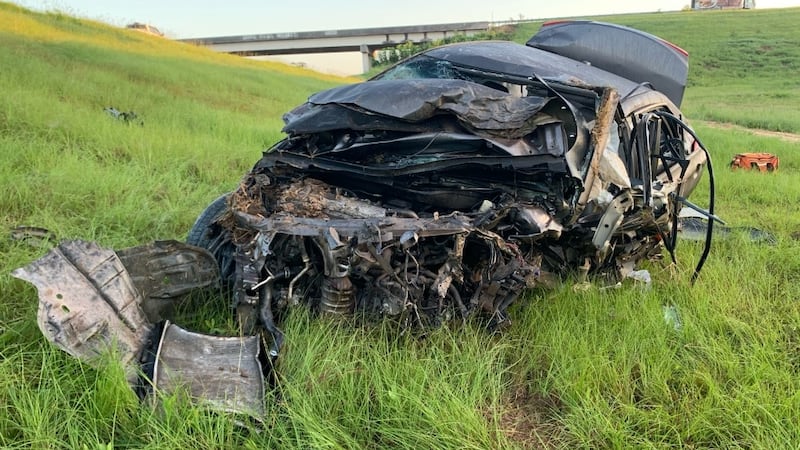 Driver ejected, killed in crash on I-59 in Jones County Driver ejected, killed in crash on I-59 in Jones County